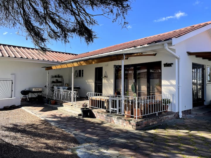 Under The Pine In Paarl - Paarl