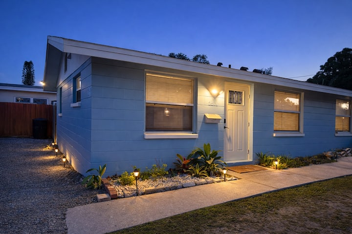 St. Pete Gem: 2br Near Art District & Beaches - San Petersburgo, FL