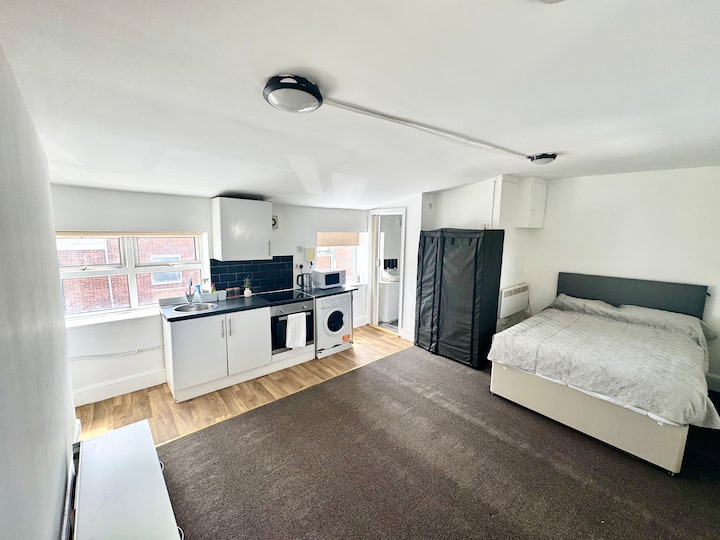 Self-contained Studio Flat - Southampton