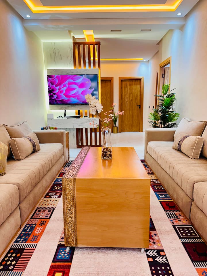 Cozy Luxe Bouznika Apartment - Bouznika