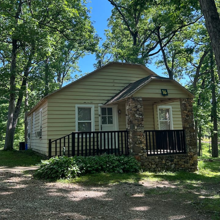 Cabin 16 On Meramec River - Cuba, MO
