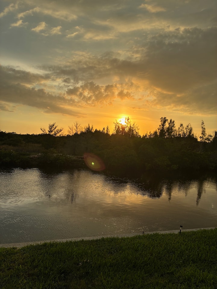 Waterfront! 2br W/firepit & Grill*kayaks Included! - Hudson, FL