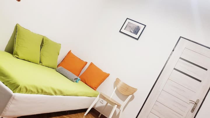 Cozy Mini Apartment – Private Bath - Katowice