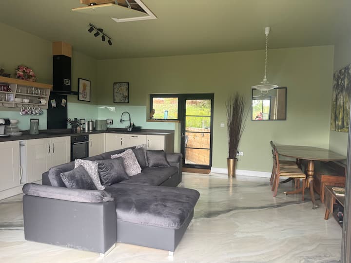 Spacious Country Lodge- Sleeps 7 Private Garden - St Neots