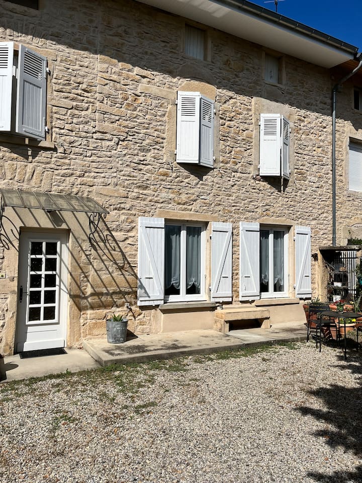 Maison En Pierre De 84m2 - La Verpillière