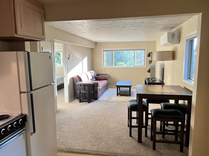 Quiet & Private Mother In Law - Kirkland, WA