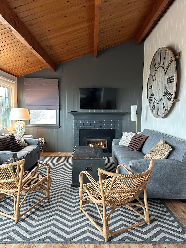 Shoreline Cottage - Wellfleet, MA