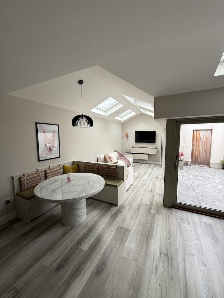4 Bedroom In Dublin 4 - Dublin