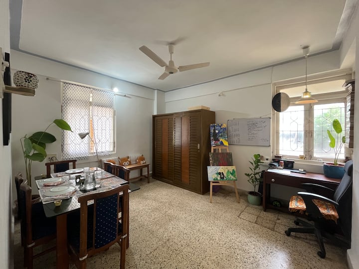 A Pet Friendly Earthy Home By Versova Beach - Mumbai