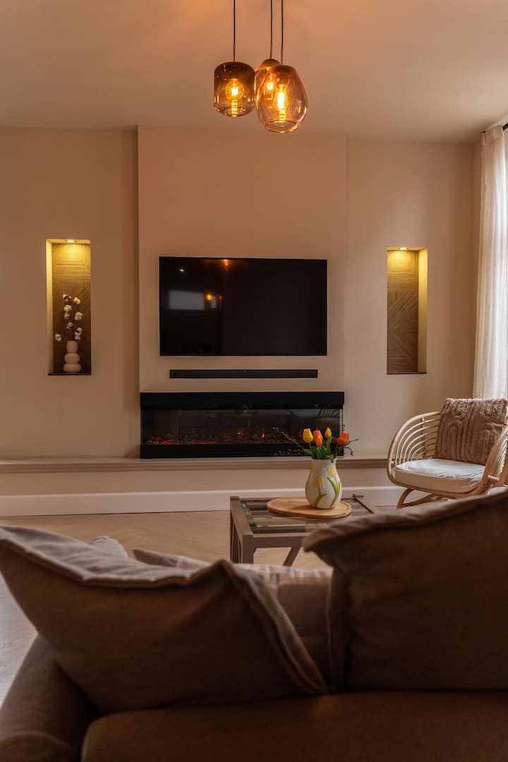 Tussen Poort En Toren - Sneek