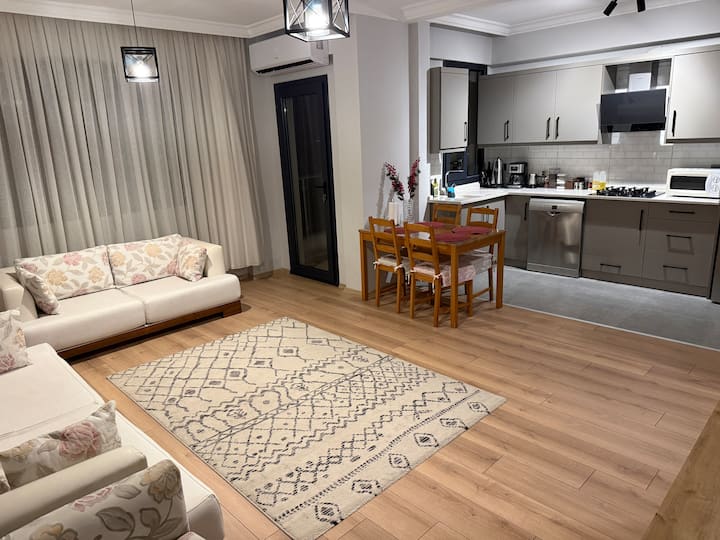 Residence Akyüz 10 Manzaralı Huzurlu Temiz Daire - Kuşadası