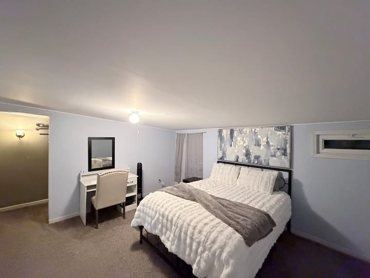 Charleston House - Charleston, IL