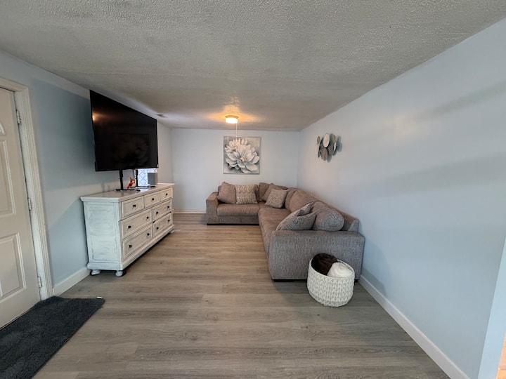 Charleston House - Charleston, IL