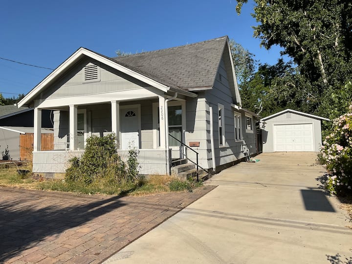 2 Bedroom 1 Bath Cottage - Eugene, OR