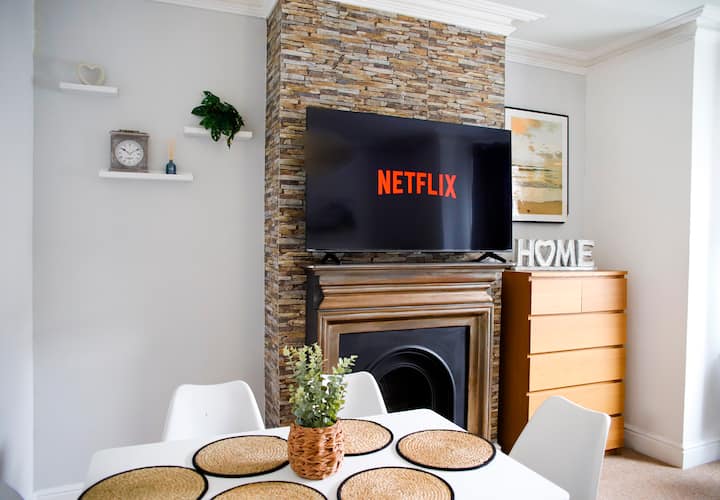 Eastbourne Suite, 4 Bedrooms,5 Beds, Free Parking - Eastbourne