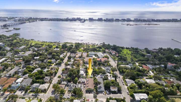 2bed Breezy Beach Retreat Unit 1 - Lake Worth, FL