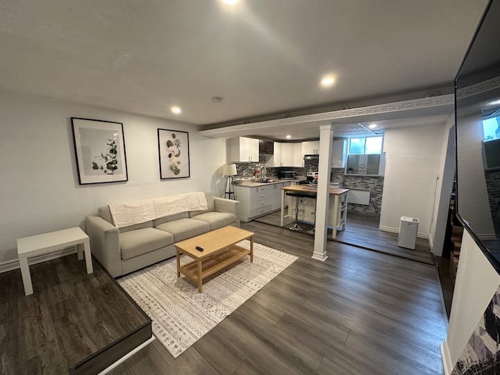 2 Beds + 1 Bath In Hull (Free Parking) - Gatineau