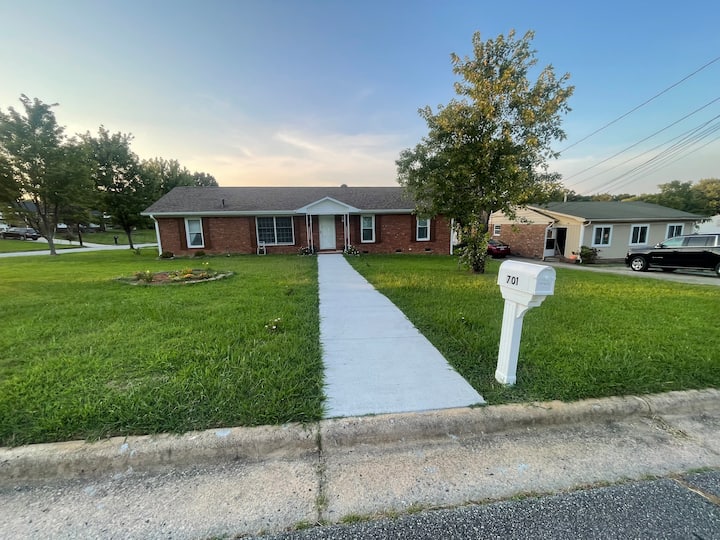 Nice Fully Furnished House - High Point, NC