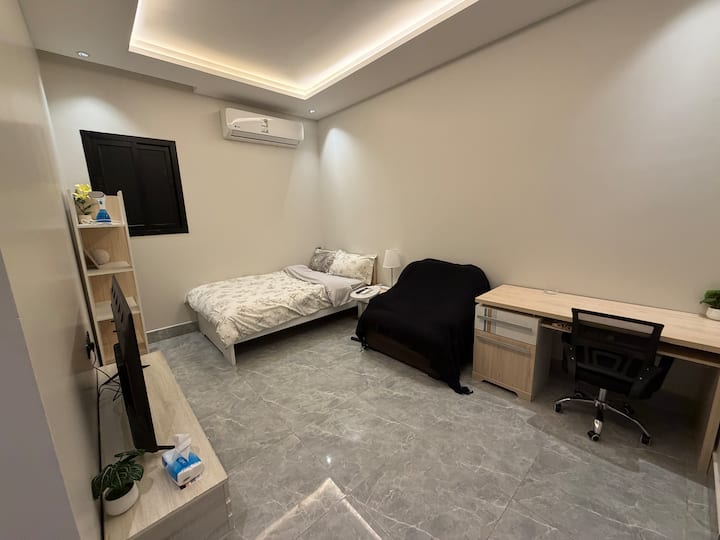 A Quite & Bright / Near Airport/ Gym / - Riyadh