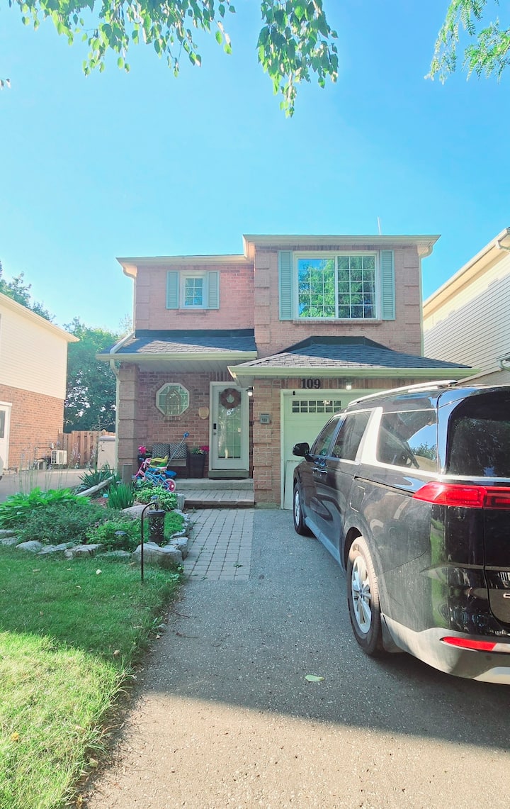 Cute & Cozy Stay Along Hwy401 - Oshawa