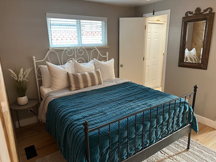 Private Suite Minutes From Denver & Mountains - Lakewood, CO