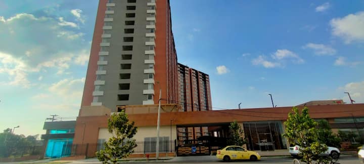 Apt W/ Pool & Gym Near Airport - Bogotá
