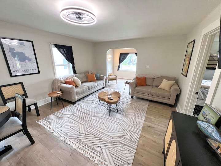 Houghton Lake - White Pine Haven - Houghton Lake, MI