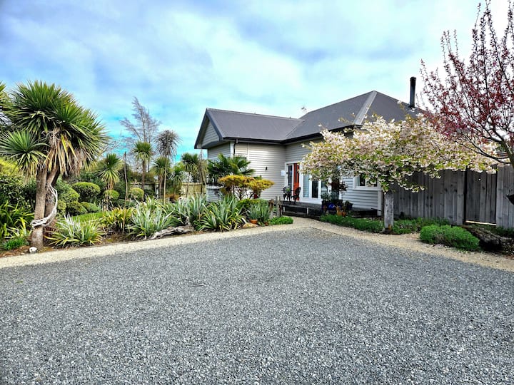 I'm Away, So It's All Yours! - Kaiapoi