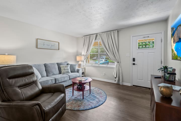 Comfortable And Spacious Home In Dothan W/king Bed - Dothan, AL