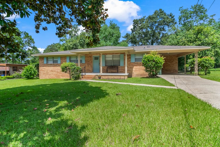 Comfortable And Spacious Home In Dothan W/king Bed - Dothan, AL