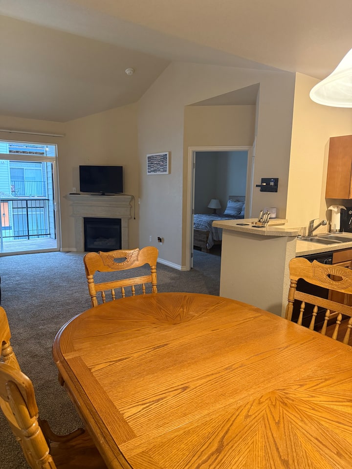 Three Bedroom Two Bath Apartment - 캐스퍼