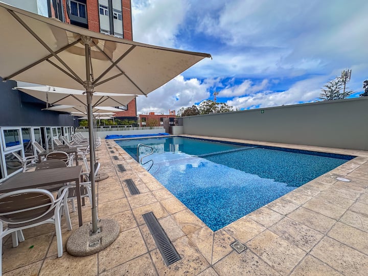 Lujoso Apartamento Con Piscina Climatizada Ciudad - Guatemala City