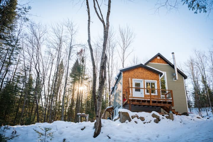 Rustic Charm Mountain Retreat - Mont Sutton, QC