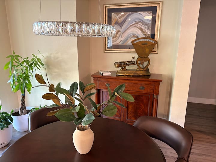 4 Beds And 4 Bedrooms Has Great Location! - Elk Grove, CA