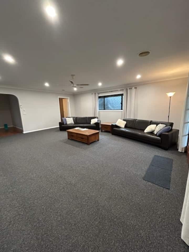 Beautiful Spacious Home. - Jindera