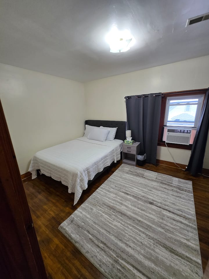 Apt In Buffalo, Ny, 2nd Floor - Buffalo, NY