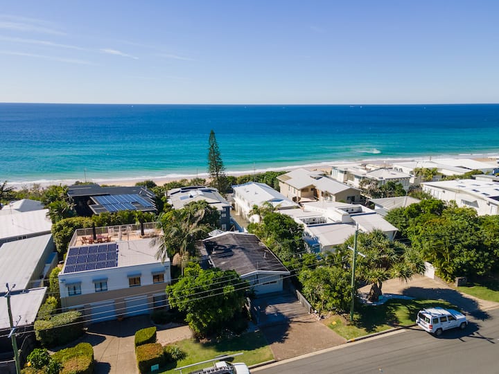 A Ray Of Sunshine Beach Shack - Noosa Heads