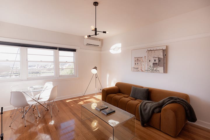 Trevallyn Retreat With River Views - 朗瑟士敦