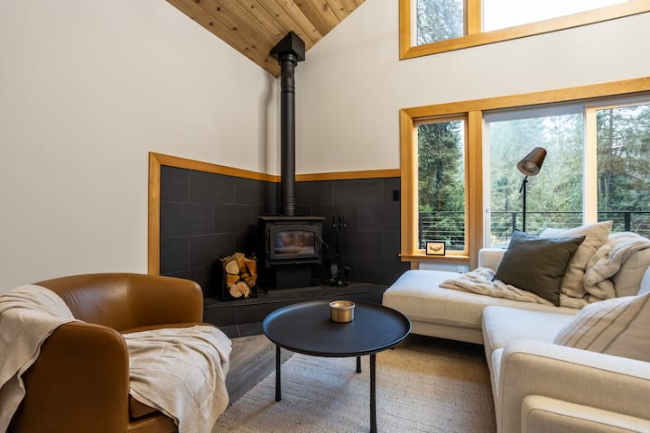 Modern Cabin Retreat Near Mt. Baker! - Glacier, WA