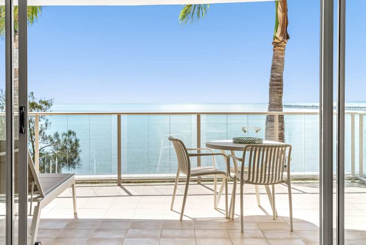 Executive Waterfront Apartment - Palms @ The Pier - Hervey Bay