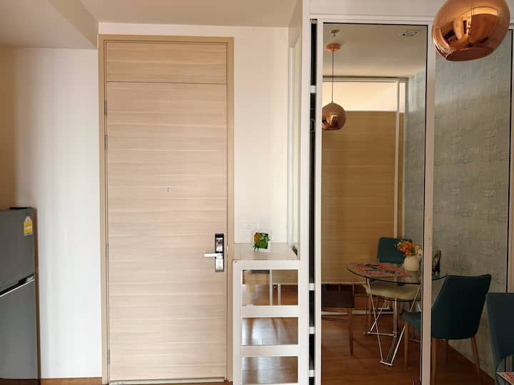 Free Airport Transfer | Condo Near Bts Phrom Phong - Bangkok