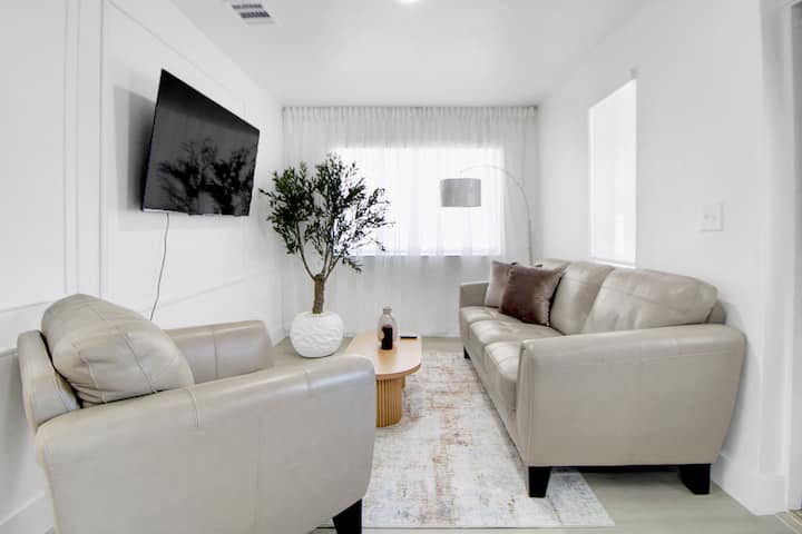 305 & Sol - Miami, FL