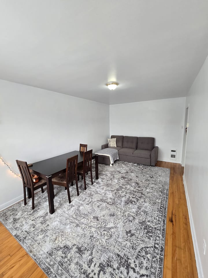 Cozy Spacious Apartment 5 1/2 - LaSalle