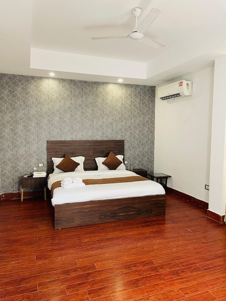 Peaceful Villa In Vrindavan - Vrindavan