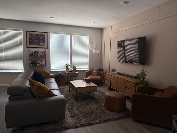 Private Room In Shared Townhome - Largo, MD