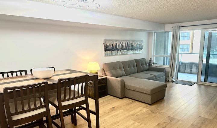 Spotless 2 Bedroom 3 Min To Blue Jays Game - Toronto