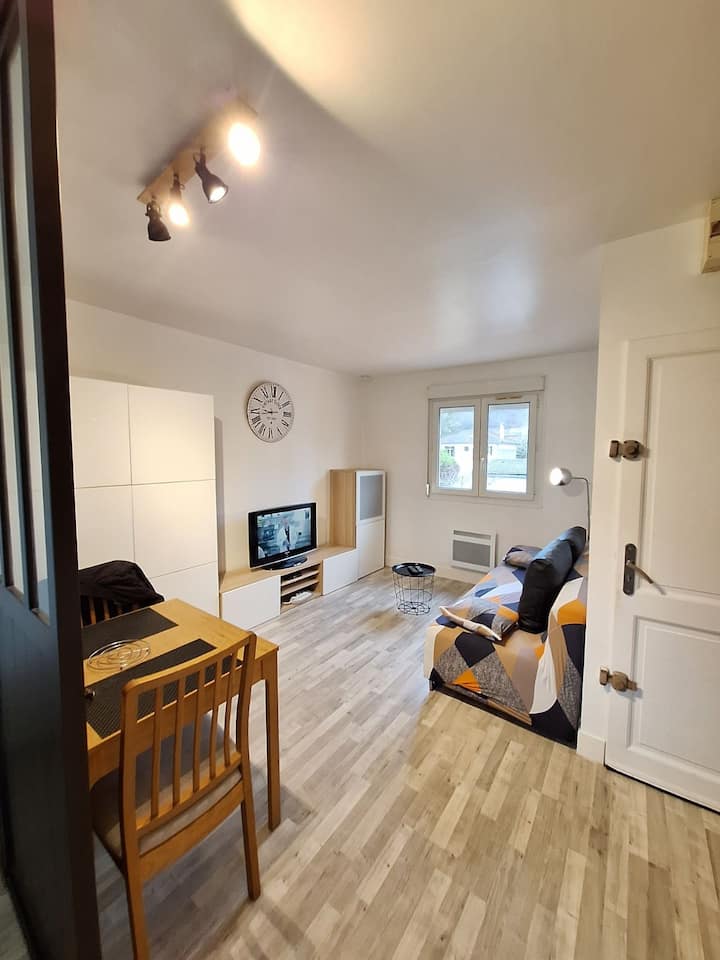 Studio Proche Centre-ville - Anet