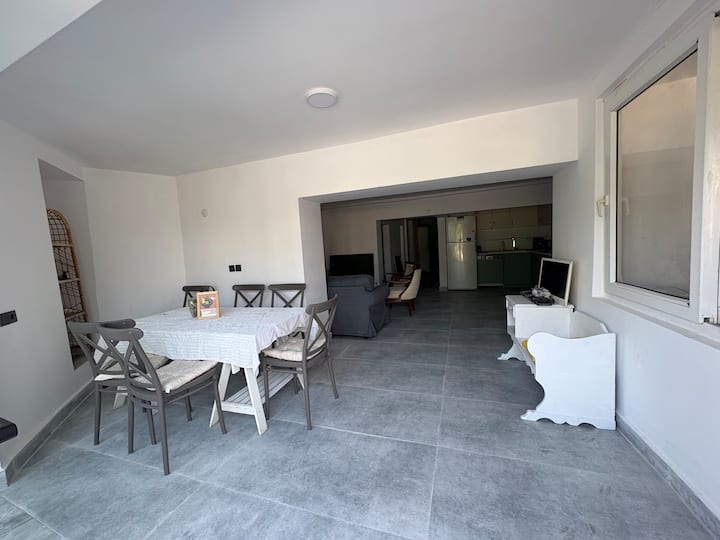 Denize 5 Dk Ve Merkeze Yakin Yer - Bodrum