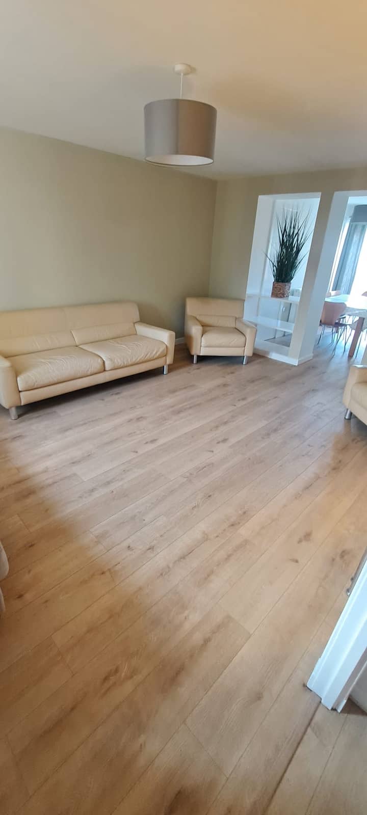 4 Bed 2 Bathroom Lounge, Parking - Edinburgh