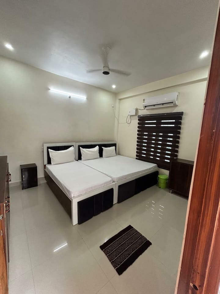 Kusum Homestay Near Ram Mandir 2 - アヨーディヤー